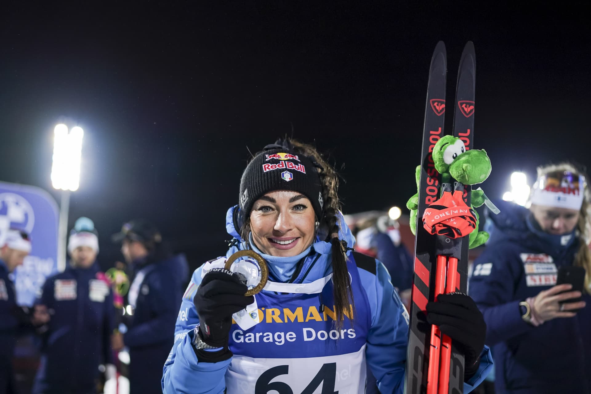 Dorothea Wierer rolls back the clock with thrilling last Loop 15 km Oestersund win to take ...